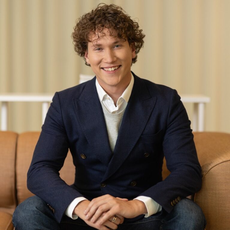 Ai Assistant - LinkedClient