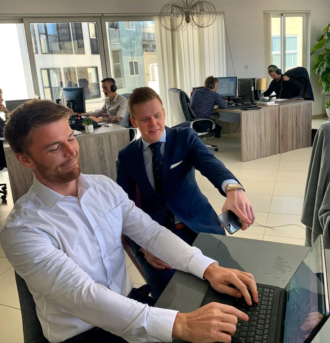 Hard Call Sales - LinkedClient